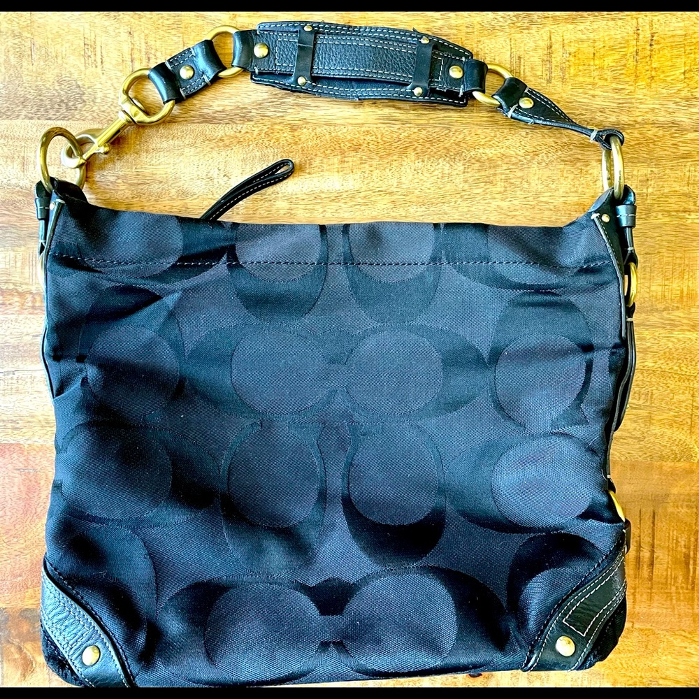 Coach Black Shoulder Tote In Signature Canvas - Gem